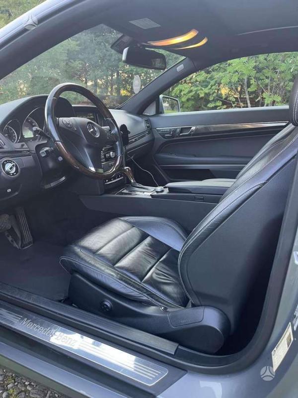 Pelēks Mercedes-Benz E 550 2011 Kretinga, ar dzinēja tilpumu 5.50 L un nobraukumu 201 tūkst. km par 13000 €, foto 10 vietnē AUTOMOTO.COM.LV