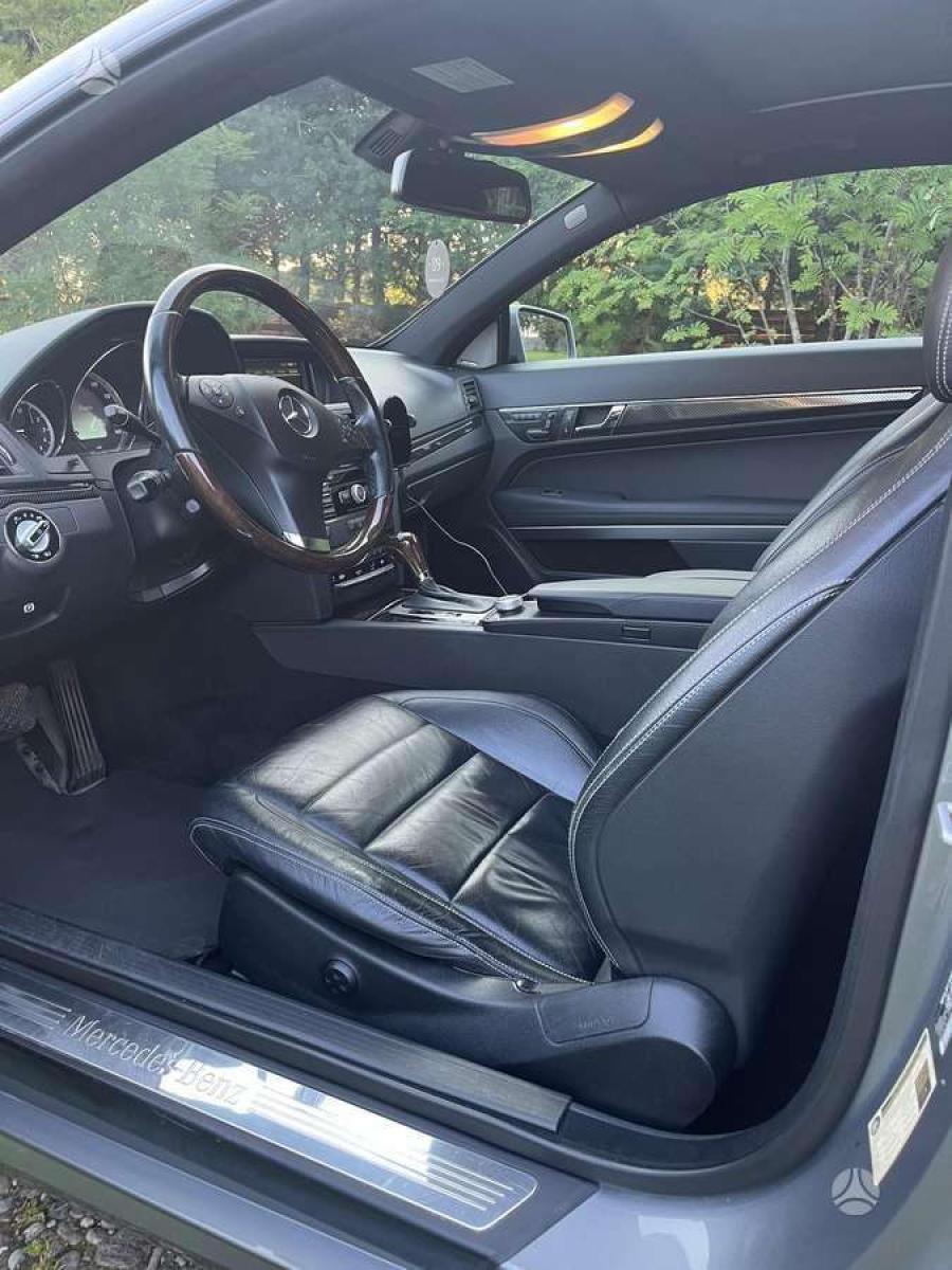 Pelēks Mercedes-Benz E 550 2011 Kretinga, ar dzinēja tilpumu 5.50 L un nobraukumu 201 tūkst. km par 13000 €, foto 11 vietnē AUTOMOTO.COM.LV