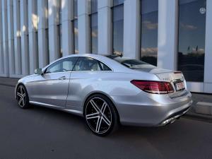 Pelēks Mercedes-Benz E 550 2014 Viļņa, ar dzinēja tilpumu 4.70 L un nobraukumu 110 tūkst. km par 14900 €, foto 5 vietnē AUTOMOTO.COM.LV