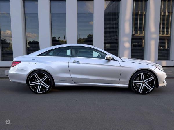 Grey Mercedes-Benz E 550 2014 in Vilnius, with an engine capacity of 4.70 L and mileage of 110 thousand km for 14900 €, photo 10 on AUTOMOTO.COM.LV