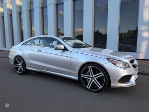 Pelēks Mercedes-Benz E 550 2014 Viļņa, ar dzinēja tilpumu 4.70 L un nobraukumu 110 tūkst. km par 14900 €, foto 12 vietnē AUTOMOTO.COM.LV