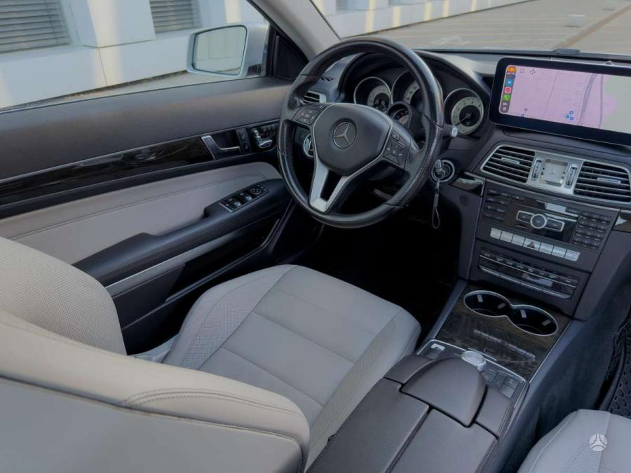 Pelēks Mercedes-Benz E 550 2014 Viļņa, ar dzinēja tilpumu 4.70 L un nobraukumu 110 tūkst. km par 14900 €, foto 18 vietnē AUTOMOTO.COM.LV