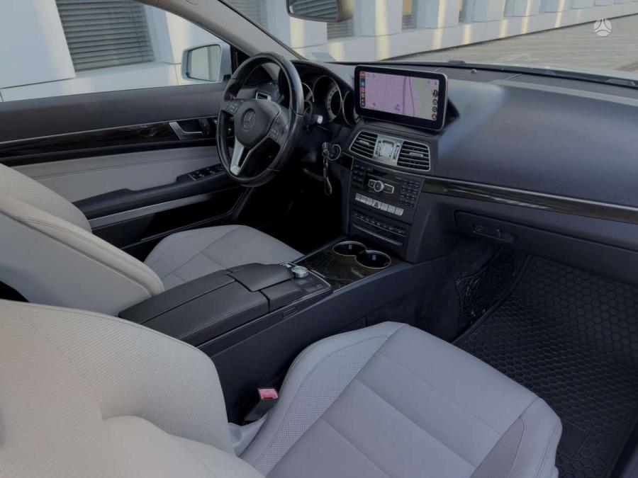 Pelēks Mercedes-Benz E 550 2014 Viļņa, ar dzinēja tilpumu 4.70 L un nobraukumu 110 tūkst. km par 14900 €, foto 21 vietnē AUTOMOTO.COM.LV