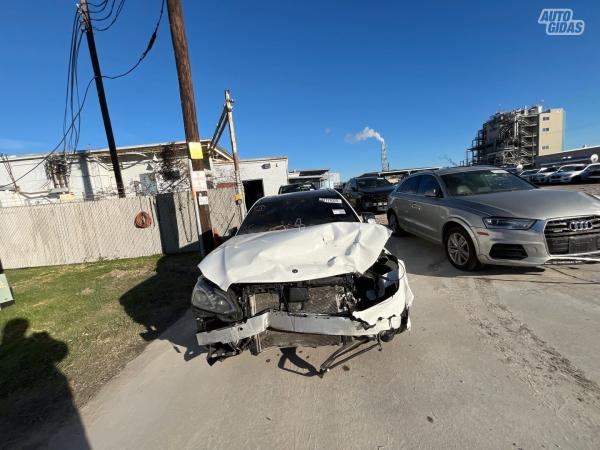 White Mercedes-Benz E 550 2014 in Klaipeda, with an engine capacity of 4.70 L and mileage of 202 thousand km for 6900 €, photo 4 on AUTOMOTO.COM.LV