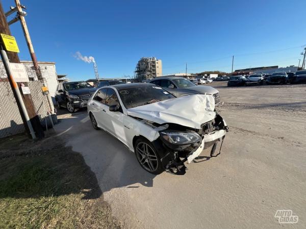 White Mercedes-Benz E 550 2014 in Klaipeda, with an engine capacity of 4.70 L and mileage of 202 thousand km for 6900 €, photo 9 on AUTOMOTO.COM.LV