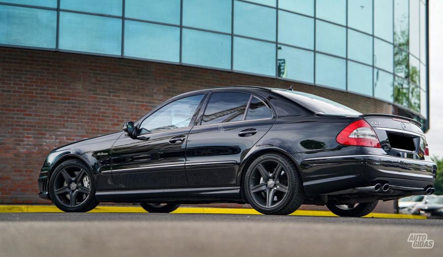 Черный Мерседес E 63 AMG 2008 в Клайпеда, объемом двигателя 6.20 л и пробегом 86 тыс. км за 28500 €, фото 5 на AUTOMOTO.COM.LV