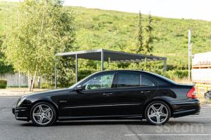 Melns Mercedes-Benz E 63 AMG 2009 Rīga, ar dzinēja tilpumu 6.30 L un nobraukumu 123 tūkst. km par 21900 €, foto 2 vietnē AUTOMOTO.COM.LV
