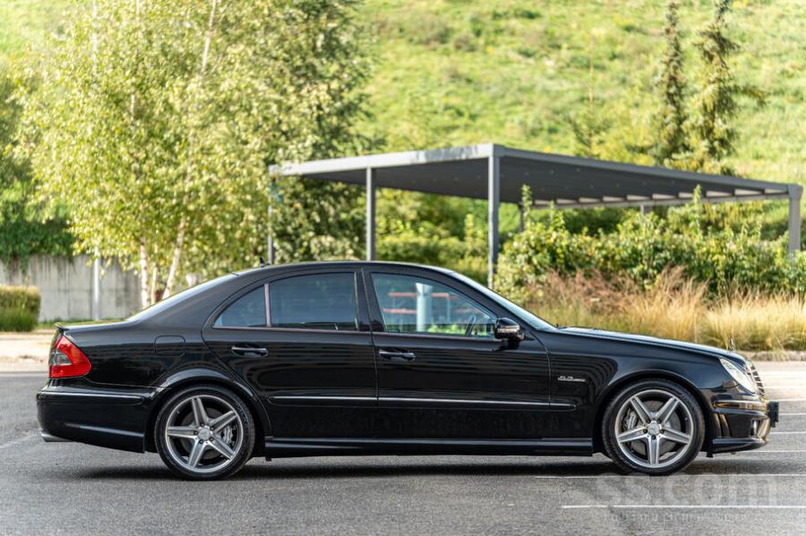 Melns Mercedes-Benz E 63 AMG 2009 Rīga, ar dzinēja tilpumu 6.30 L un nobraukumu 123 tūkst. km par 21900 €, foto 7 vietnē AUTOMOTO.COM.LV