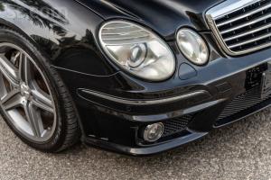 Melns Mercedes-Benz E 63 AMG 2009 Rīga, ar dzinēja tilpumu 6.30 L un nobraukumu 123 tūkst. km par 21900 €, foto 9 vietnē AUTOMOTO.COM.LV