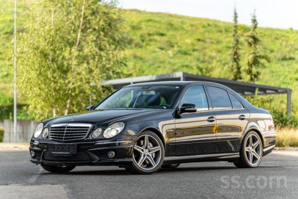 Черный Мерседес E 63 AMG 2009 в Рига, объемом двигателя 6.30 л и пробегом 123 тыс. км за 19500 €, фото 1 на AUTOMOTO.COM.LV