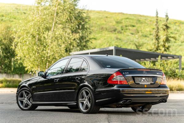 Черный Мерседес E 63 AMG 2009 в Рига, объемом двигателя 6.30 л и пробегом 123 тыс. км за 19500 €, фото 3 на AUTOMOTO.COM.LV