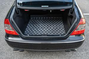 Черный Мерседес E 63 AMG 2009 в Рига, объемом двигателя 6.30 л и пробегом 123 тыс. км за 19500 €, фото 20 на AUTOMOTO.COM.LV