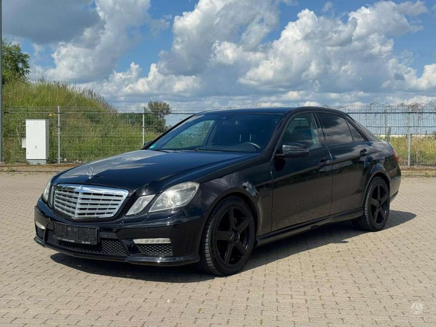 Черный Мерседес E 63 AMG 2009 в Мариямполе, объемом двигателя 6.21 л и пробегом 263 тыс. км за 13850 €, фото 1 на AUTOMOTO.COM.LV