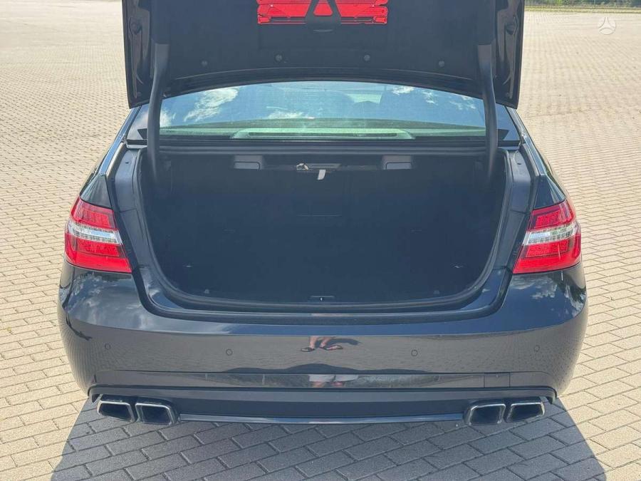 Черный Мерседес E 63 AMG 2009 в Мариямполе, объемом двигателя 6.21 л и пробегом 263 тыс. км за 13850 €, фото 10 на AUTOMOTO.COM.LV
