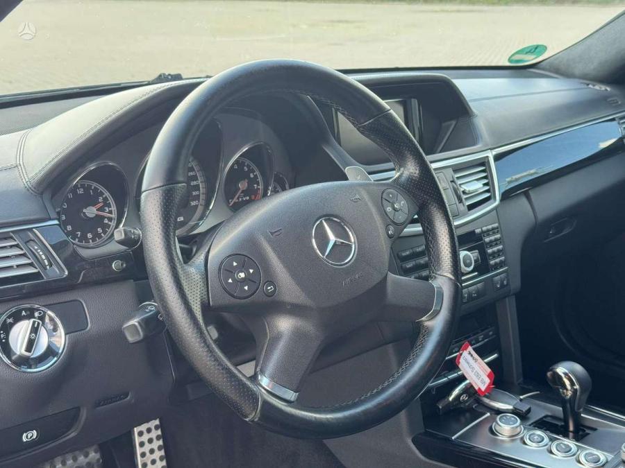 Черный Мерседес E 63 AMG 2009 в Мариямполе, объемом двигателя 6.21 л и пробегом 263 тыс. км за 13850 €, фото 11 на AUTOMOTO.COM.LV