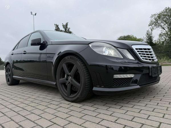 Black Mercedes-Benz E 63 AMG 2009 in Marijampole, with an engine capacity of 6.21 L and mileage of 279 thousand km for 14450 €, photo 10 on AUTOMOTO.COM.LV