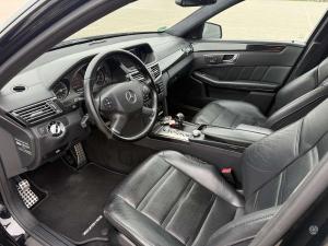 Black Mercedes-Benz E 63 AMG 2009 in Marijampole, with an engine capacity of 6.21 L and mileage of 279 thousand km for 14450 €, photo 15 on AUTOMOTO.COM.LV