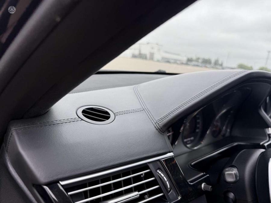 Black Mercedes-Benz E 63 AMG 2009 in Marijampole, with an engine capacity of 6.21 L and mileage of 279 thousand km for 14450 €, photo 31 on AUTOMOTO.COM.LV