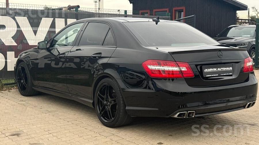 Black Mercedes-Benz E 63 AMG 2012 in Liepaja, with an engine capacity of 5.50 L and mileage of 83 thousand km for 32500 €, photo 8 on AUTOMOTO.COM.LV