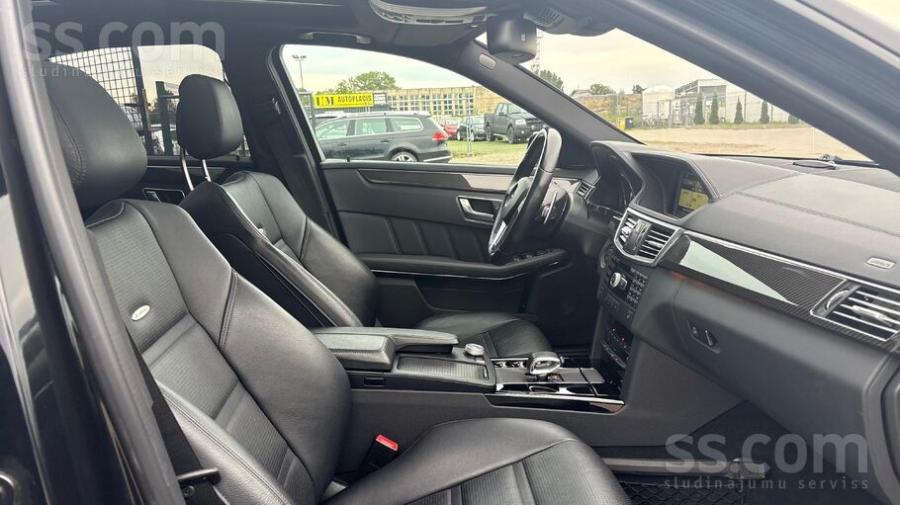 Black Mercedes-Benz E 63 AMG 2012 in Liepaja, with an engine capacity of 5.50 L and mileage of 83 thousand km for 32500 €, photo 29 on AUTOMOTO.COM.LV