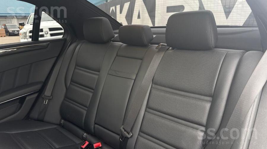 Black Mercedes-Benz E 63 AMG 2012 in Liepaja, with an engine capacity of 5.50 L and mileage of 83 thousand km for 32500 €, photo 34 on AUTOMOTO.COM.LV