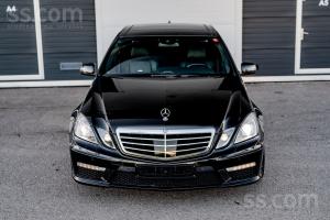 Black Mercedes-Benz E 63 AMG 2013 in Tallinn, with an engine capacity of 5.50 L and mileage of 135 thousand km for 29500 €, photo 2 on AUTOMOTO.COM.LV