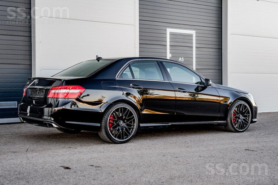 Black Mercedes-Benz E 63 AMG 2013 in Tallinn, with an engine capacity of 5.50 L and mileage of 135 thousand km for 29500 €, photo 5 on AUTOMOTO.COM.LV