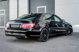 Black Mercedes-Benz E 63 AMG 2013 in Tallinn, with an engine capacity of 5.50 L and mileage of 135 thousand km for 29500 €, photo 7 on AUTOMOTO.COM.LV