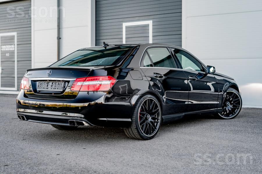 Black Mercedes-Benz E 63 AMG 2013 in Tallinn, with an engine capacity of 5.50 L and mileage of 135 thousand km for 29500 €, photo 7 on AUTOMOTO.COM.LV