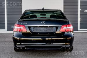 Black Mercedes-Benz E 63 AMG 2013 in Tallinn, with an engine capacity of 5.50 L and mileage of 135 thousand km for 29500 €, photo 8 on AUTOMOTO.COM.LV