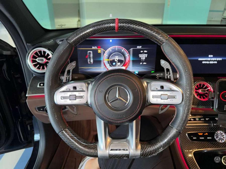 Melns Mercedes-Benz E 63 AMG 2018 Viļņa, ar dzinēja tilpumu 3.98 L un nobraukumu 99 tūkst. km par 50000 €, foto 7 vietnē AUTOMOTO.COM.LV