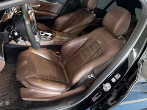 Melns Mercedes-Benz E 63 AMG 2018 Viļņa, ar dzinēja tilpumu 3.98 L un nobraukumu 99 tūkst. km par 50000 €, foto 9 vietnē AUTOMOTO.COM.LV
