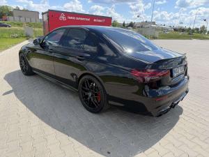 Черный Мерседес E 63 AMG 2019 в Шяуляй, объемом двигателя 3.98 л и пробегом 82 тыс. км за 72000 €, фото 5 на AUTOMOTO.COM.LV