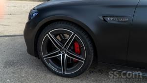 Black Mercedes-Benz E 63 AMG 2021 in Riga, with an engine capacity of 4.00 L and mileage of 76 thousand km for 74000 €, photo 13 on AUTOMOTO.COM.LV