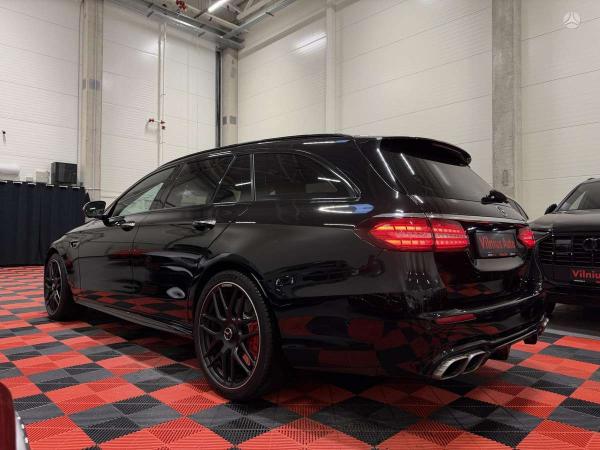 Black Mercedes-Benz E 63 AMG 2022 in Vilnius, with an engine capacity of 3.98 L and mileage of 15 thousand km for 96990 €, photo 6 on AUTOMOTO.COM.LV
