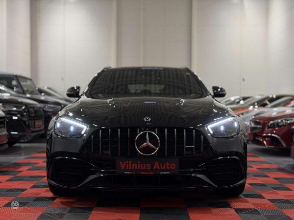 Melns Mercedes-Benz E 63 AMG 2022 Viļņa, ar dzinēja tilpumu 3.98 L un nobraukumu 19 tūkst. km par 84990 €, foto 2 vietnē AUTOMOTO.COM.LV