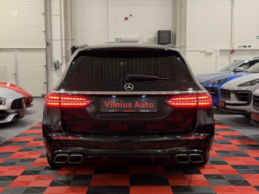 Black Mercedes-Benz E 63 AMG 2022 in Vilnius, with an engine capacity of 3.98 L and mileage of 19 thousand km for 84990 €, photo 6 on AUTOMOTO.COM.LV