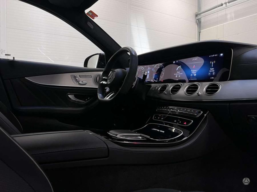 Black Mercedes-Benz E 63 AMG 2022 in Vilnius, with an engine capacity of 3.98 L and mileage of 19 thousand km for 84990 €, photo 21 on AUTOMOTO.COM.LV