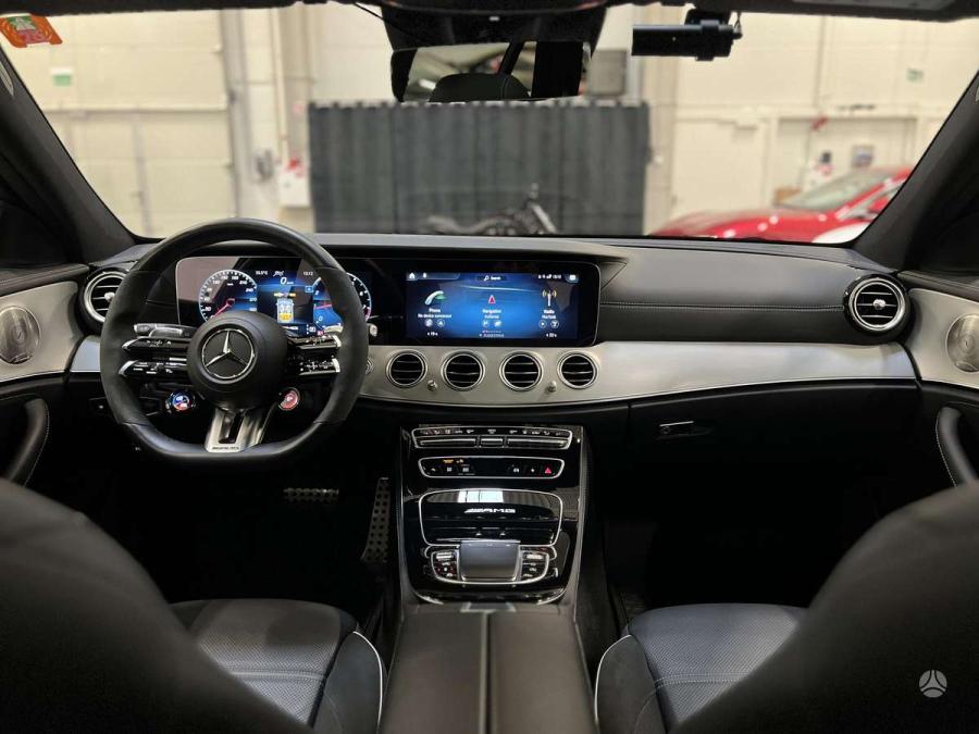 Black Mercedes-Benz E 63 AMG 2022 in Vilnius, with an engine capacity of 3.98 L and mileage of 19 thousand km for 84990 €, photo 22 on AUTOMOTO.COM.LV