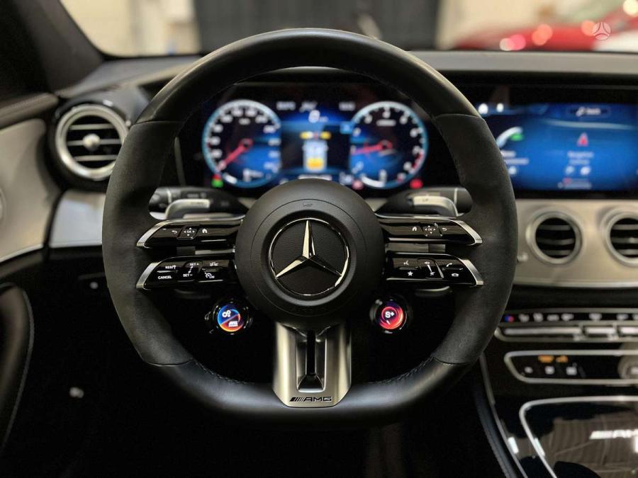 Black Mercedes-Benz E 63 AMG 2022 in Vilnius, with an engine capacity of 3.98 L and mileage of 19 thousand km for 84990 €, photo 24 on AUTOMOTO.COM.LV