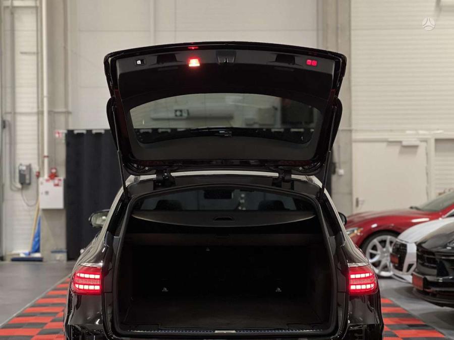 Black Mercedes-Benz E 63 AMG 2022 in Vilnius, with an engine capacity of 3.98 L and mileage of 19 thousand km for 84990 €, photo 41 on AUTOMOTO.COM.LV