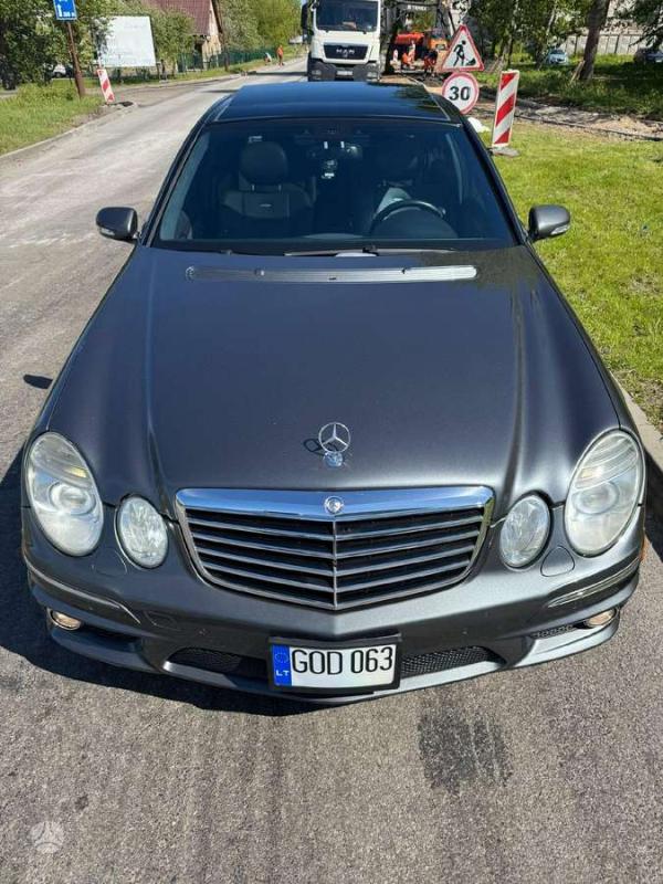 Серый Мерседес E 63 AMG 2008 в Шяуляй, объемом двигателя 6.20 л и пробегом 186 тыс. км за 21000 €, фото 3 на AUTOMOTO.COM.LV