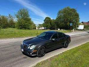 Grey Mercedes-Benz E 63 AMG 2008 in Siauliai, with an engine capacity of 6.20 L and mileage of 186 thousand km for 21000 €, photo 4 on AUTOMOTO.COM.LV