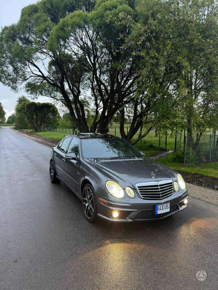 Grey Mercedes-Benz E 63 AMG 2008 in Siauliai, with an engine capacity of 6.20 L and mileage of 186 thousand km for 21000 €, photo 20 on AUTOMOTO.COM.LV