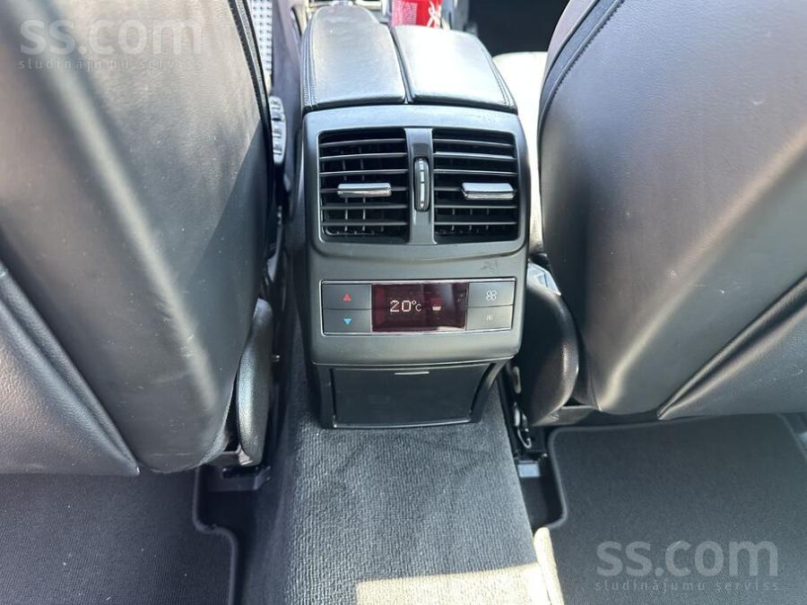 Pelēks Mercedes-Benz E 63 AMG 2012 Rīga, ar dzinēja tilpumu 5.50 L un nobraukumu 154 tūkst. km par 30000 €, foto 12 vietnē AUTOMOTO.COM.LV