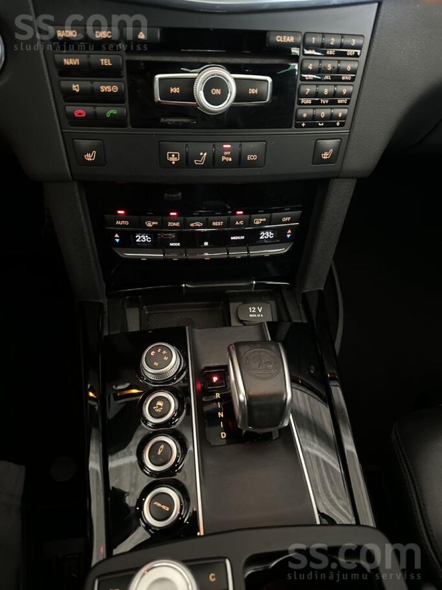 Pelēks Mercedes-Benz E 63 AMG 2012 Rīga, ar dzinēja tilpumu 5.50 L un nobraukumu 154 tūkst. km par 30000 €, foto 16 vietnē AUTOMOTO.COM.LV