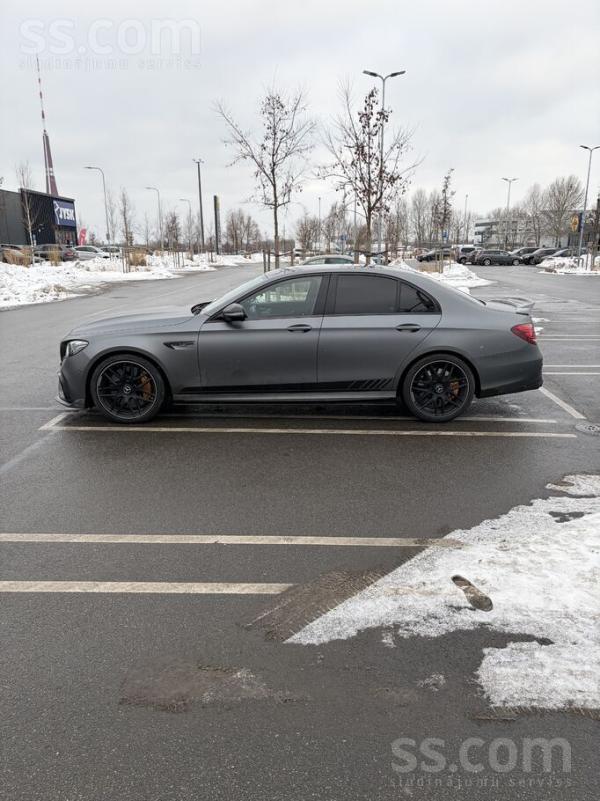 Grey Mercedes-Benz E 63 AMG 2017 in Riga, with an engine capacity of 4.00 L and mileage of 61 thousand km for 50000 €, photo 2 on AUTOMOTO.COM.LV