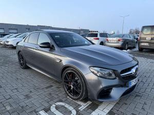 Серый Мерседес E 63 AMG 2018 в Клайпеда, объемом двигателя 3.98 л и пробегом 232 тыс. км за 39200 €, фото  на AUTOMOTO.COM.LV