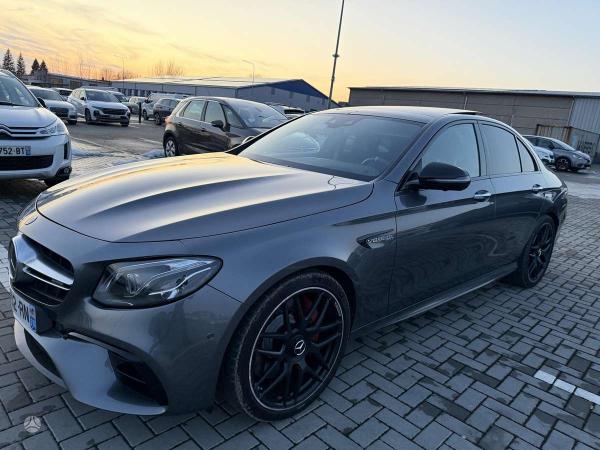 Pelēks Mercedes-Benz E 63 AMG 2018 Klaipėda, ar dzinēja tilpumu 3.98 L un nobraukumu 232 tūkst. km par 39200 €, foto 2 vietnē AUTOMOTO.COM.LV