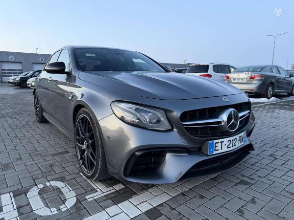 Pelēks Mercedes-Benz E 63 AMG 2018 Klaipėda, ar dzinēja tilpumu 3.98 L un nobraukumu 232 tūkst. km par 39200 €, foto 3 vietnē AUTOMOTO.COM.LV